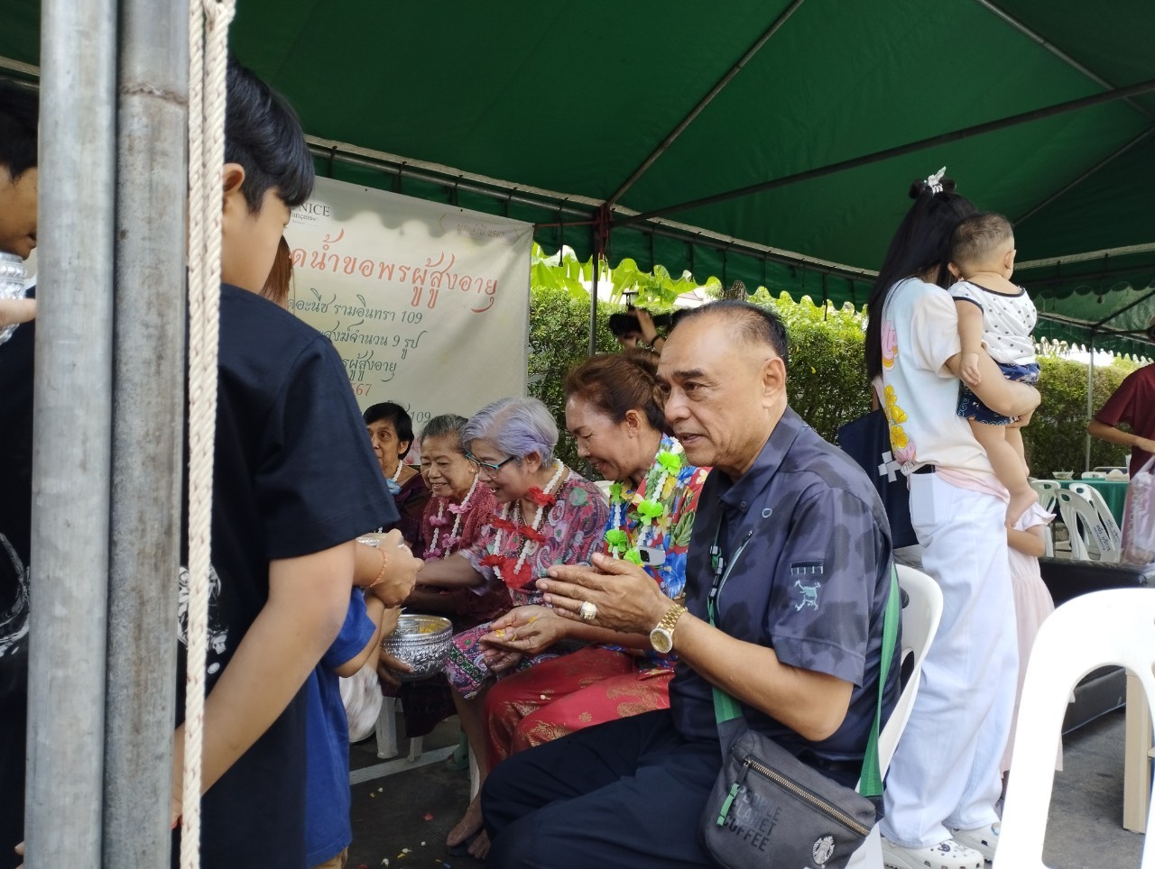 กิจกรรมออกบูธ หมู่บ้าน The NICE | โรงพยาบาลสินแพทย์ เสรีรักษ์